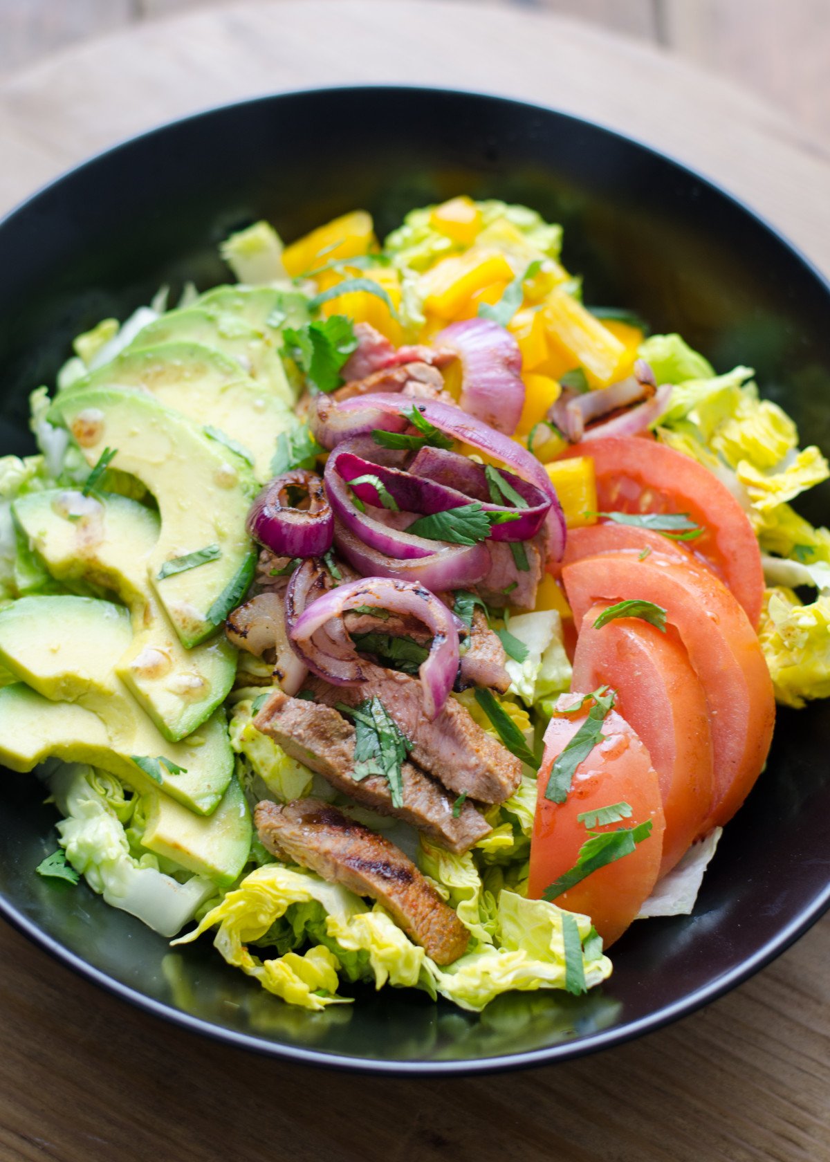 Mexicaanse salade met rundvlees - Paleo.nl