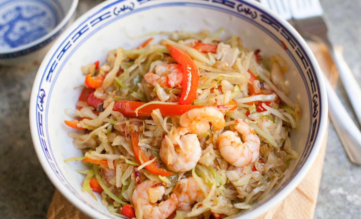 Pittige roerbak met garnalen - Paleo.nl